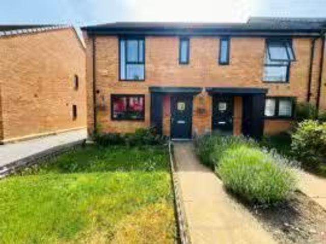 For Rent! 3 BR Property & Houses to Rent: Divot Way, Basingsto.