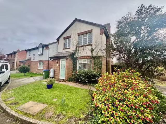 Rental! 1 BA 4 bedroom detached house for rent in Badgers Cops.