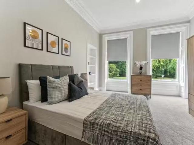 Unique 1 BA 4 bedroom flat for rent in Hillside Crescent, New.