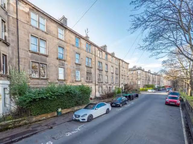 Unique 1 BA 4 bedroom flat for rent in Melville Terrace, Edinb.