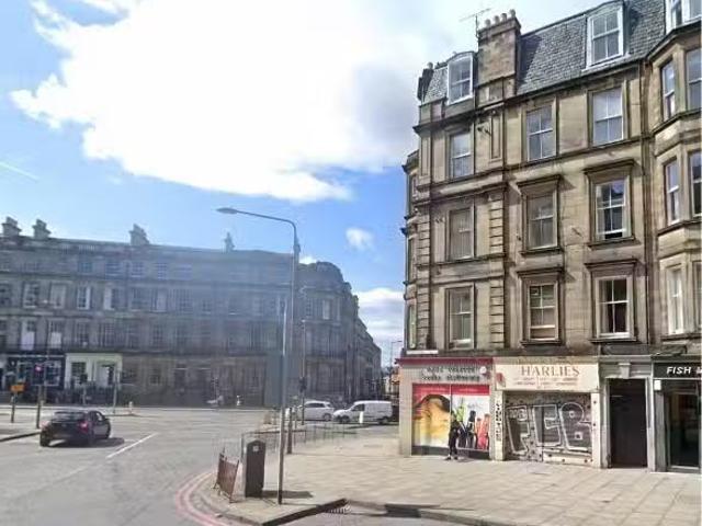 Rental! 1 BA 4 bedroom flat for rent in Montgomery Street, Edi.