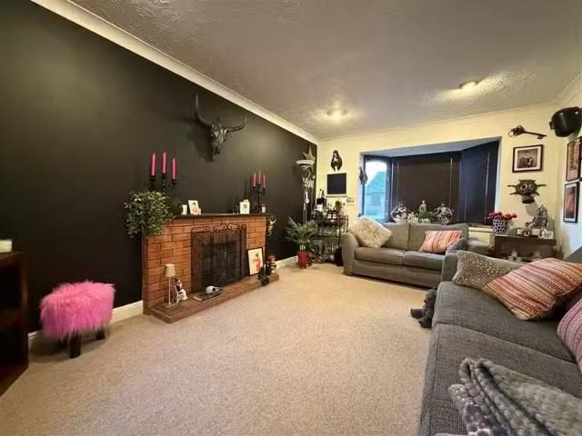 Deal! 1 BA 4 bedroom house for rent in Bishops Gate, Bishops I.