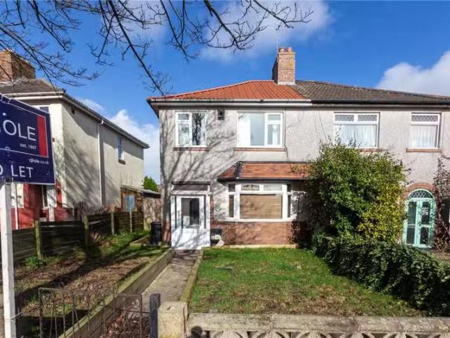 Deal! 1 BA 4 bedroom semi detached house for rent in Monks Par.