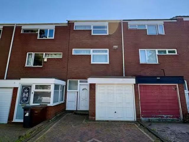 Nice 1 BA 4 bedroom town house for rent in Austin Croft, BIRMI.