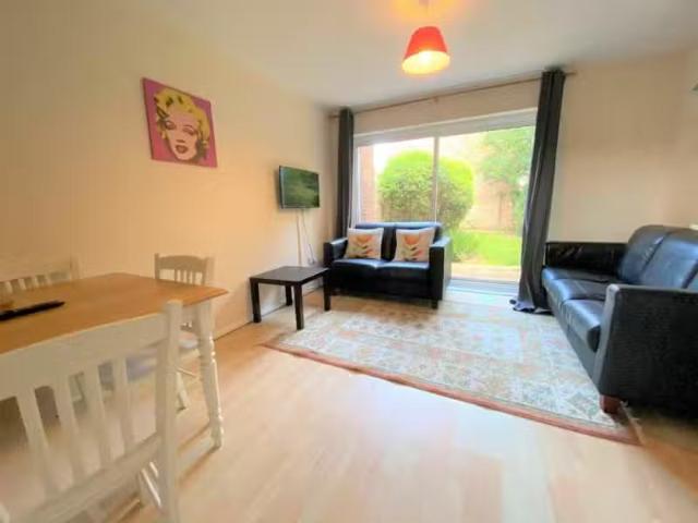 Cozy 1 BA 4 bedroom terraced house for rent in 4 Bedroom Stude.