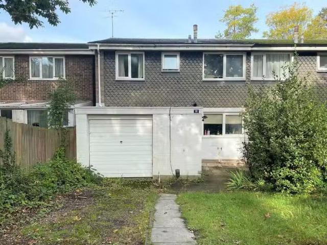 Rental! 1 BA 4 bedroom terraced house for rent in Stansgate Av.