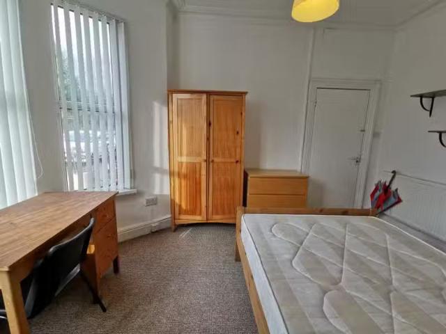 Rental! 1 BA 5 bedroom house share for rent in Whitchurch Road.