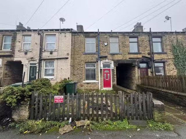 Charming 1 BA 1 bedroom cottage for rent in Rook Lane, Bradfor.
