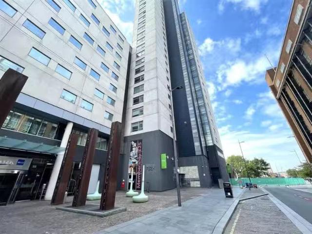Unique 1 BA 1 bedroom apartment for rent in Beetham Tower, Liv.