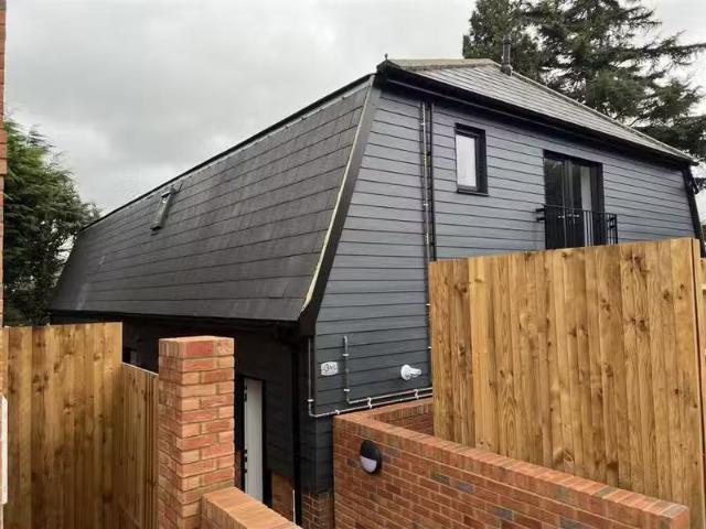 Unique 1 BA 1 bedroom apartment for rent in Chartridge Lane, C.