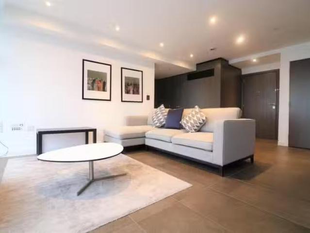 Cheap 1 BA 1 bedroom apartment for rent in Chronicle Tower, Ci.
