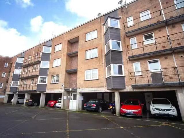 New 1 BA 1 bedroom apartment for rent in Coed Edeyrn, Llanedey.