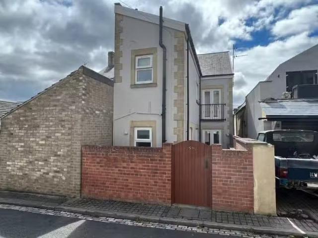 Charming 1 BA 1 bedroom apartment for rent in Front Street, Wi.