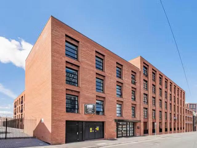 New 1 BA 1 bedroom apartment for rent in Gunsmith House, 61 Pr.