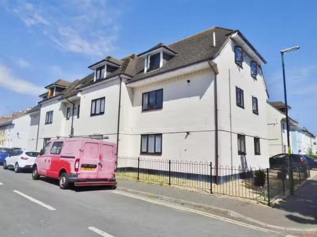 Charming 1 BA 1 bedroom apartment for rent in Gloucester Road.
