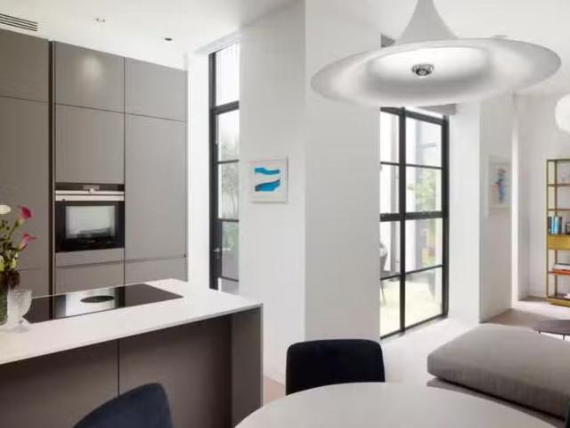Rental! 1 BA 1 bedroom apartment for rent in Half Moon Court.