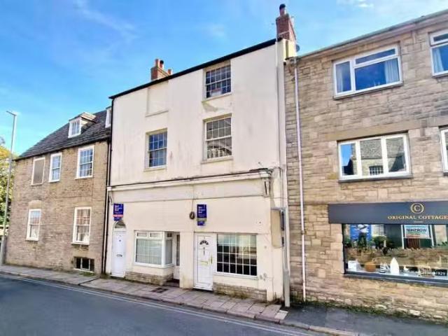 Nice 1 BA 1 bedroom apartment for rent in High Street, Swanage.