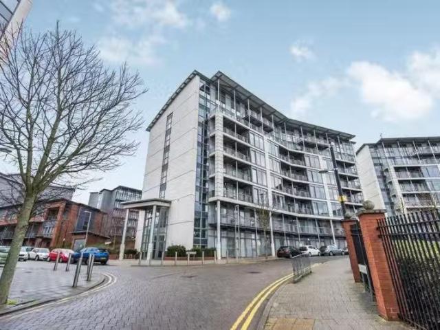 Cozy 1 BA 1 bedroom apartment for rent in Longleat Avenue, Bir.
