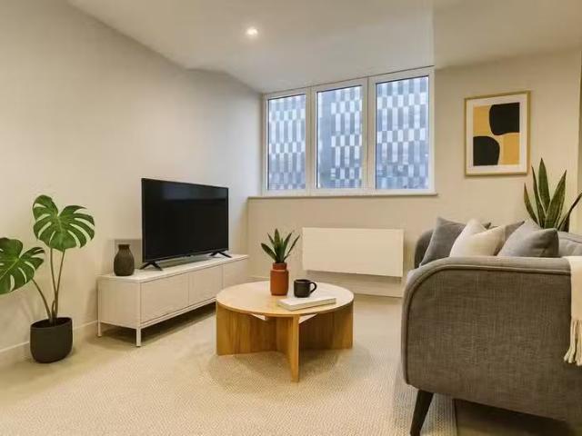 Unique 1 BA 1 bedroom apartment for rent in Roco, 19 James Str.