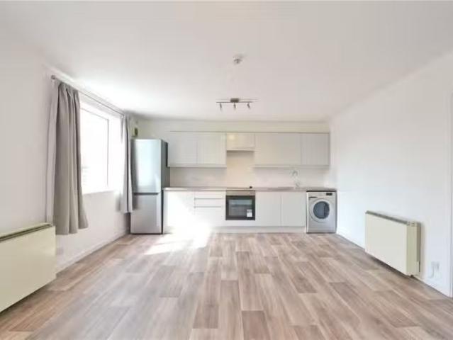 Cozy 1 BA 1 bedroom apartment for rent in Staple Hill Road, Do.