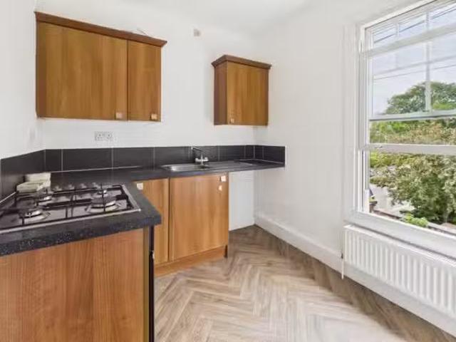 Charming 1 BA 1 bedroom apartment for rent in Station Road, Bo.
