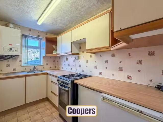 Rental! 1 BA 1 bedroom ground floor maisonette for rent in Lin.