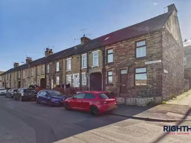 Just in! 1 BA 1 bedroom end of terrace house for rent in Upper.