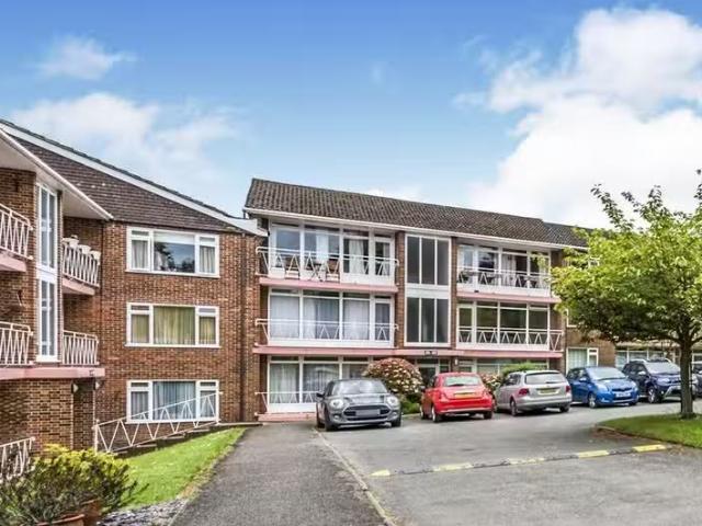 Deal! 1 BA 1 bedroom Flat to rent, Grange Road, Sutton, SM2 £.