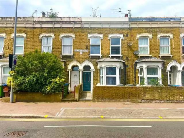 New 1 BA 1 bedroom Flat to rent, High Road Leytonstone, London.