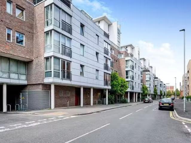 Rental! 1 BA 1 bedroom Flat to rent, Unicorn House Cross Stree.