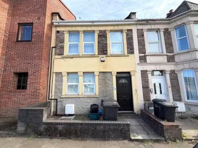 Deal! 1 BA 1 bedroom flat for rent in Victoria Avenue, Redfiel.