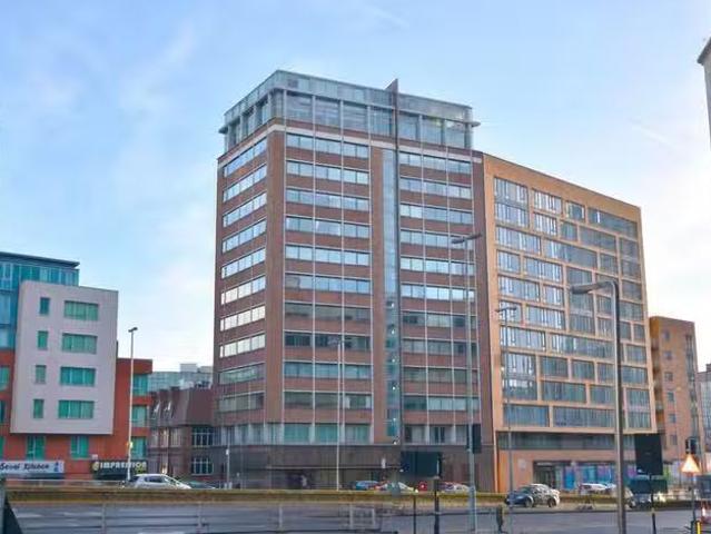 Cheap 1 BA 1 bedroom flat for rent in Westside One, 22 Suffolk.