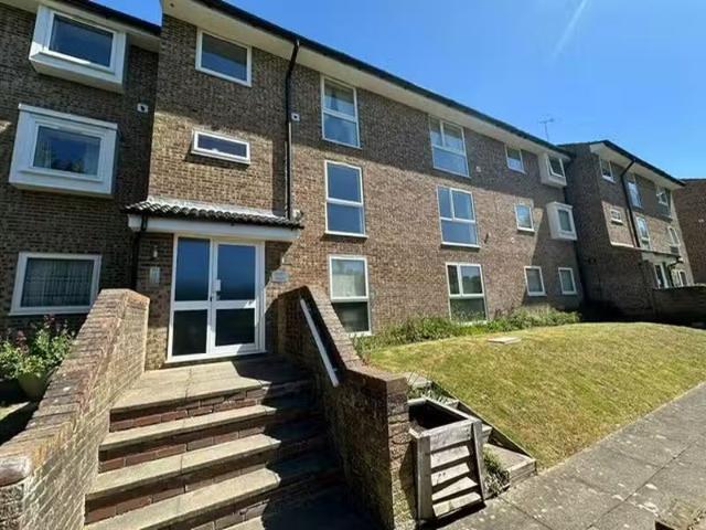 Rental! 1 BA 1 bedroom flat for rent in Wettern Close, South C.