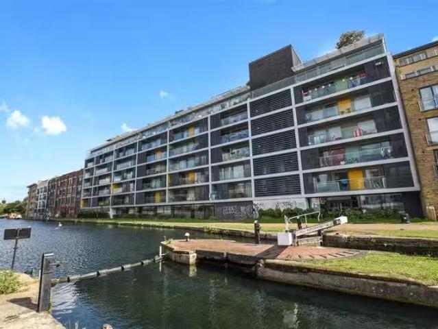 Rental! 1 BA 1 bedroom flat for rent in Candy Wharf, 22 Copper.