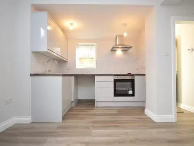 Cheap 1 BA 1 bedroom flat for rent in Carlton Road, BH1 3TG, BH1