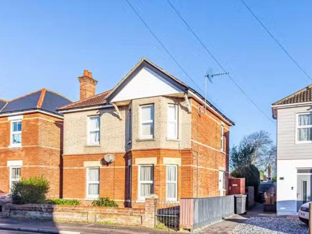Just in! 1 BA 1 bedroom flat for rent in Ensbury Park Road, Bo.