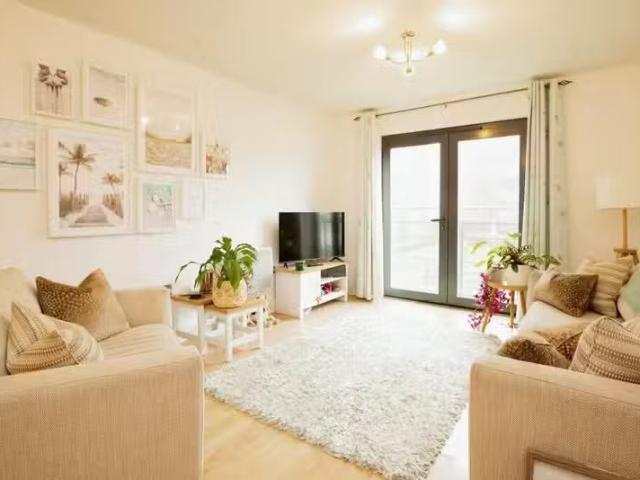 Cheap 1 BA 1 bedroom flat for rent in Galleon Way, Caerdydd, C.