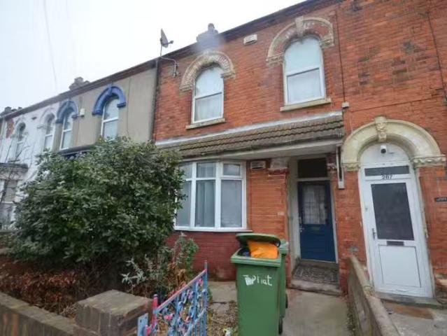 For Rent! 1 BA 1 bedroom flat for rent in Hainton Avenue, Grim.