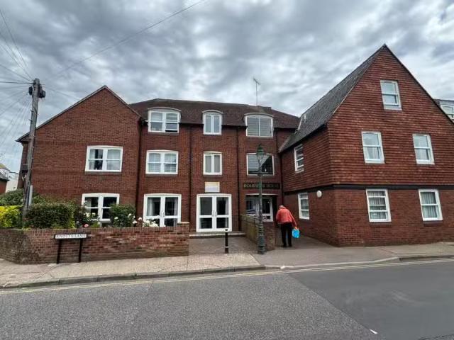 Cheap 1 BA 1 bedroom flat for rent in Homespire House, Canterb.