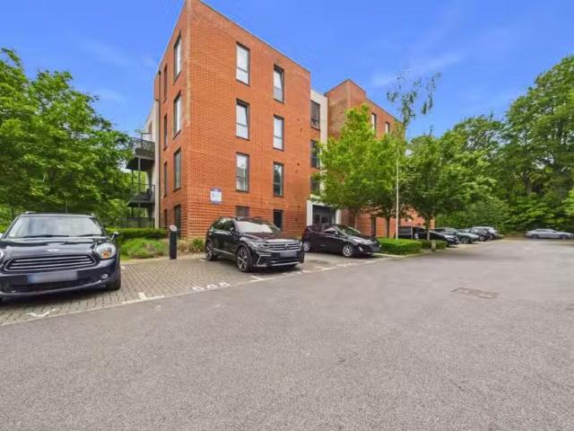 Rental! 1 BA 1 bedroom flat for rent in Iron Railway Close, Co.