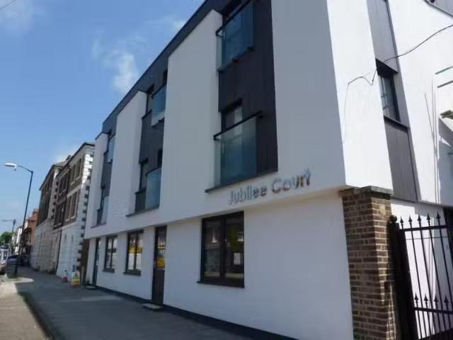 Just in! 1 BA 1 bedroom flat for rent in Jubilee Court, Winche.