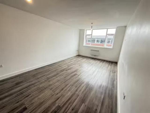 Deal! 1 BA 1 bedroom flat for rent in Lombard Street, West Bro.
