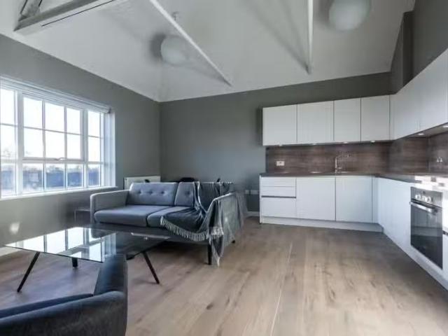 Cheap 1 BA 1 bedroom flat for rent in Mc Millan House 54 56 Ch.