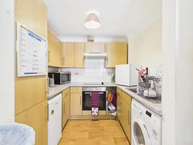 Cozy 1 BA 1 bedroom flat for rent in Old Croxton Road, Thetfor.