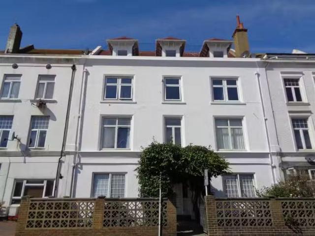 Cheap 1 BA 1 bedroom flat for rent in Pelham Road, Seaford, BN25