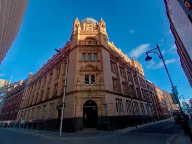 Cozy 1 BA 1 bedroom flat for rent in Rutland St, City Centre.