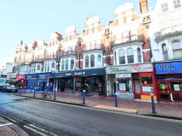 Cozy 1 BA 1 bedroom flat for rent in Seaside Road, Eastbourne.