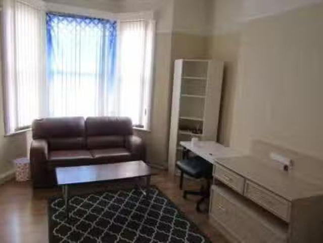 Charming 1 BA 1 bedroom flat for rent in St. Marys Crescent, L.