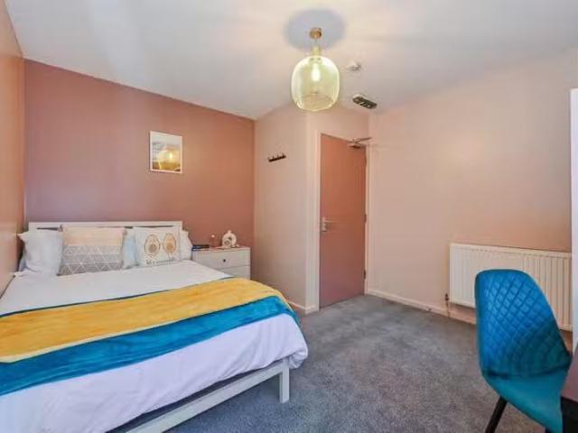 Deal! 1 BA 1 bedroom house for rent in Wood Road, Pontypridd.