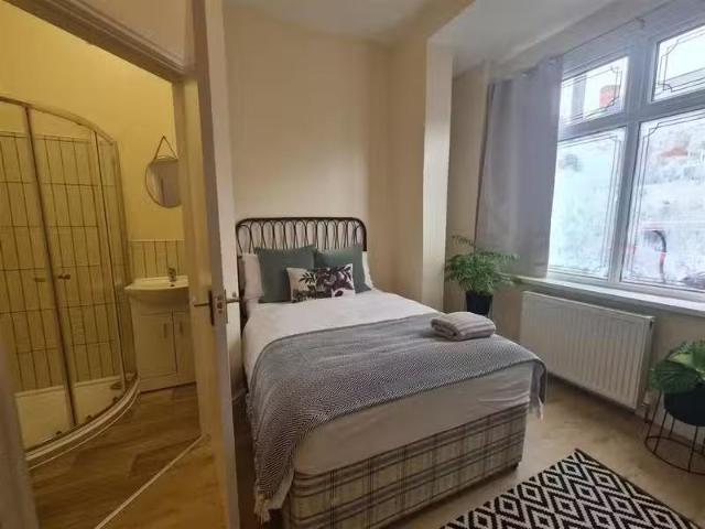 Rental! 1 BA 1 bedroom house share for rent in Arden Road, Sme.